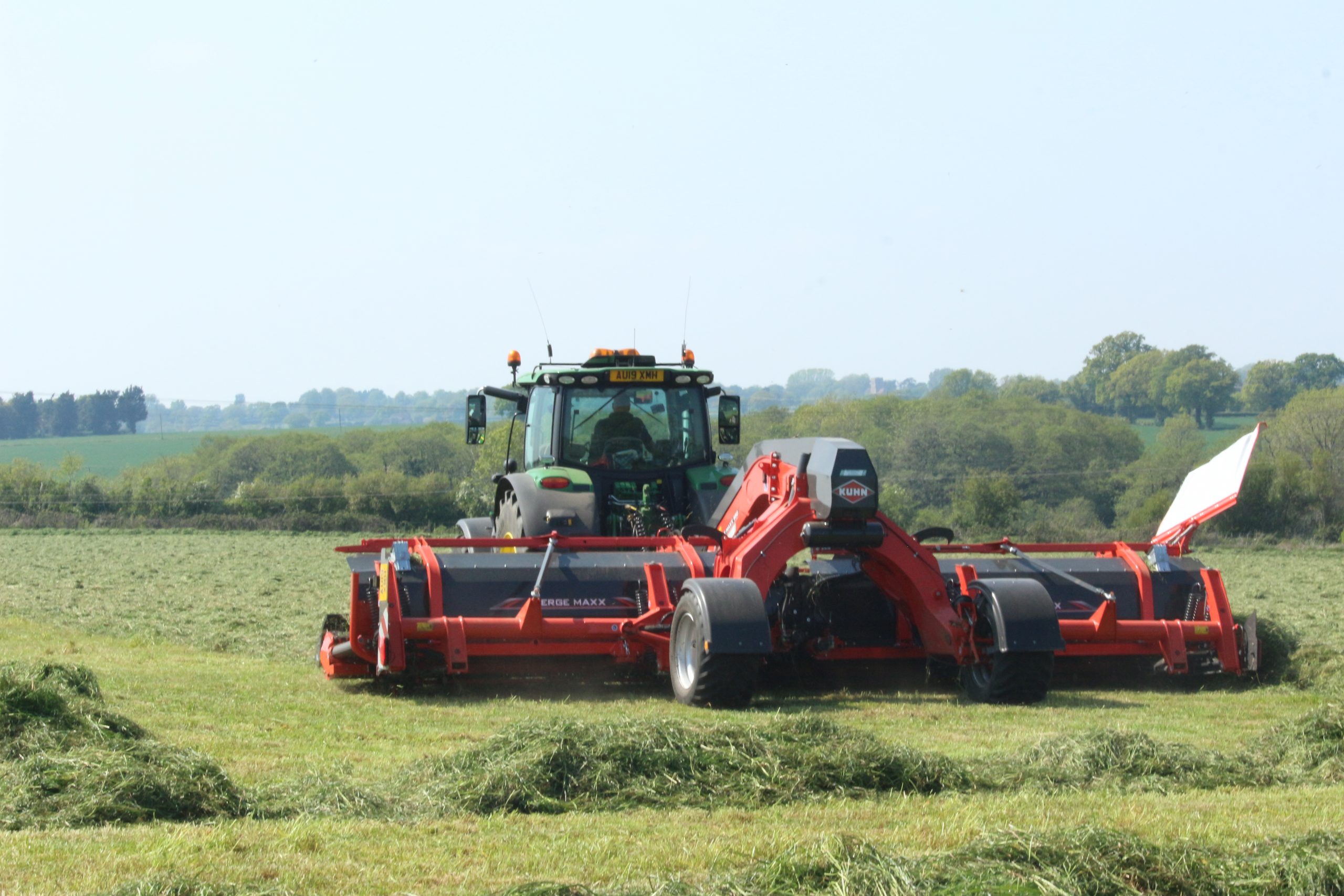 Kuhn Merge Maxx 950 & 1090 belt mergers - Ben Burgess