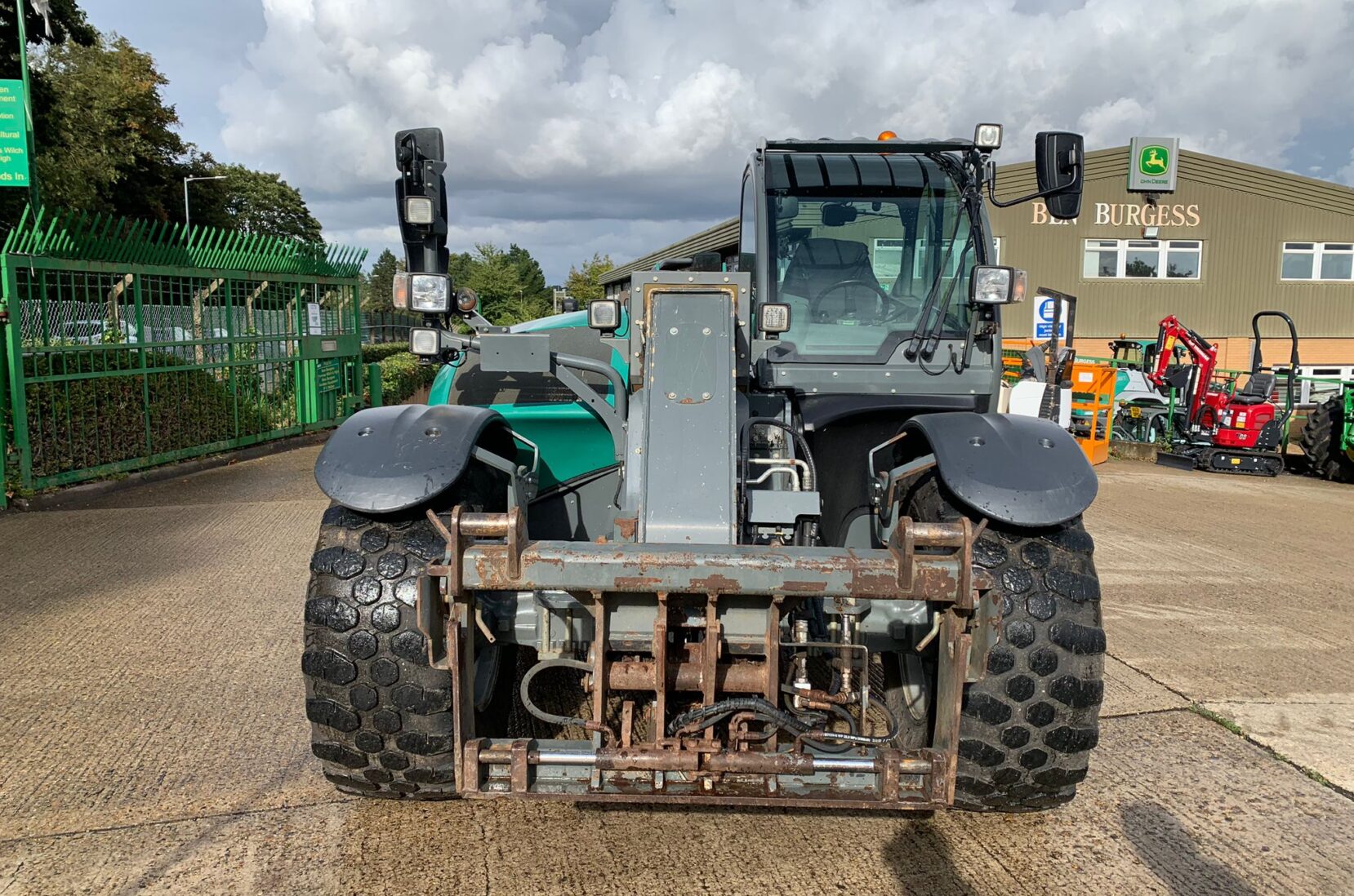 KT557 TELESCOPIC HANDLER - Ben Burgess