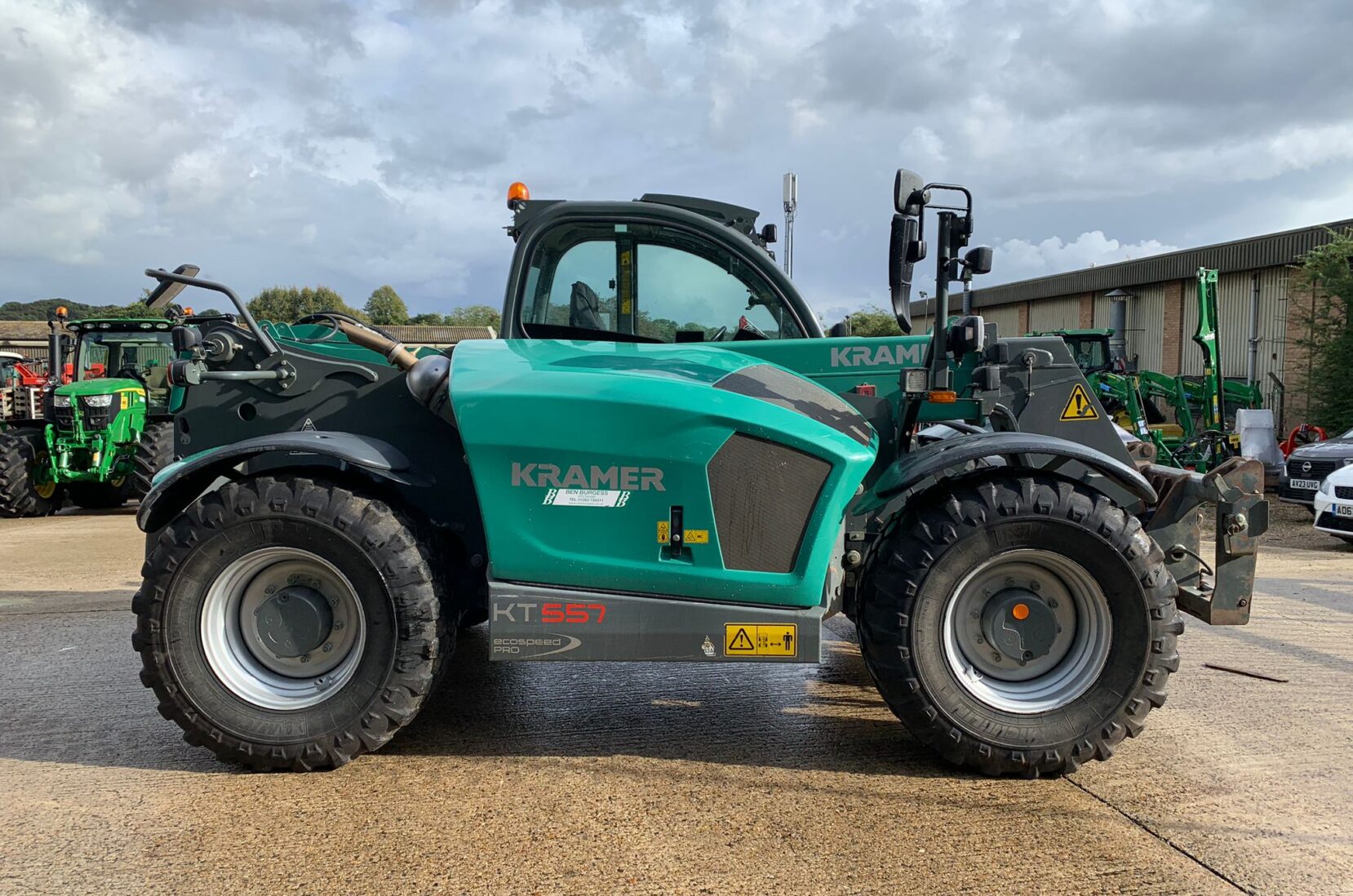 KT557 TELESCOPIC HANDLER - Ben Burgess