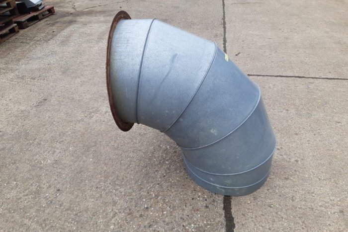 630MM 90DEG galvanised bend - Ben Burgess