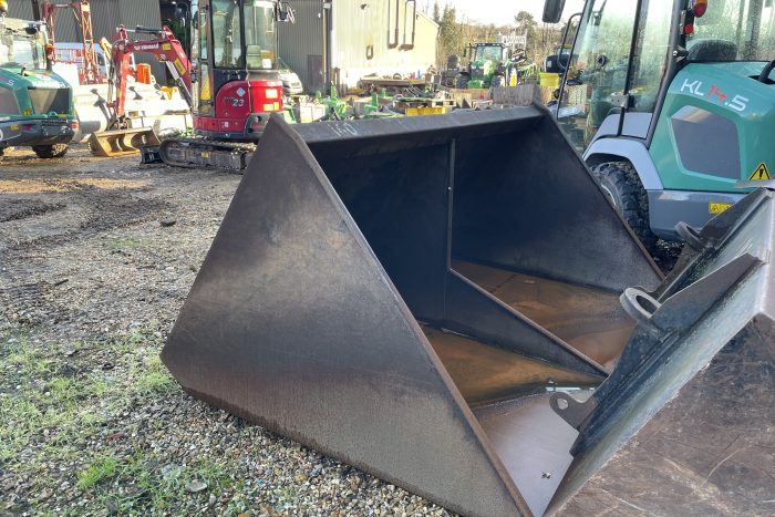 GRAIN BUCKET - Ben Burgess