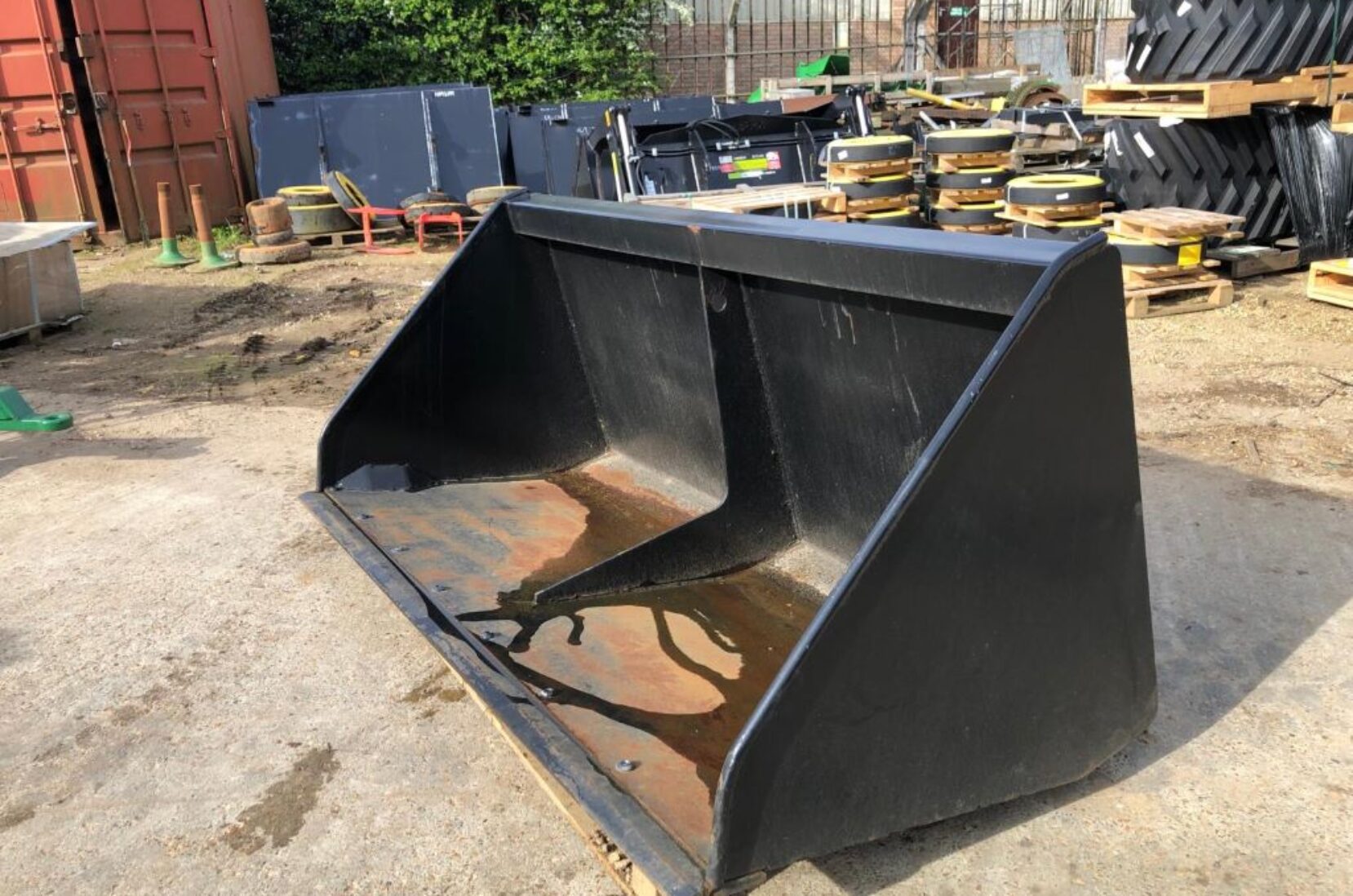 1.5M3 BUCKET - Ben Burgess