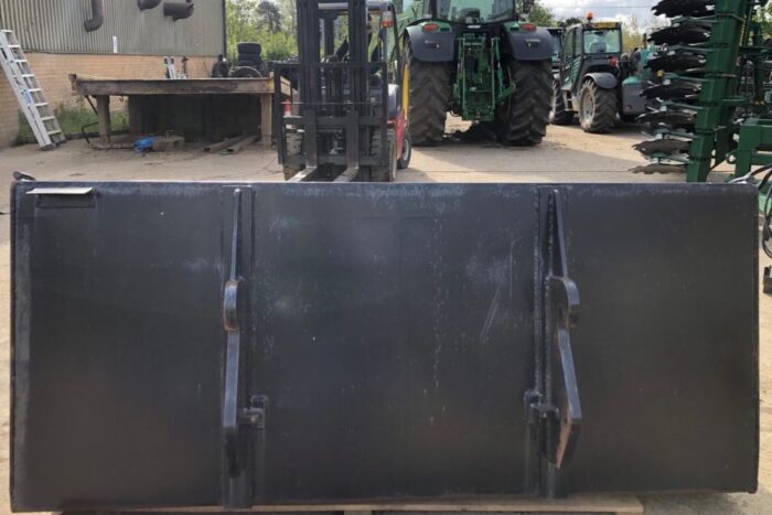 1.5M3 BUCKET - Ben Burgess
