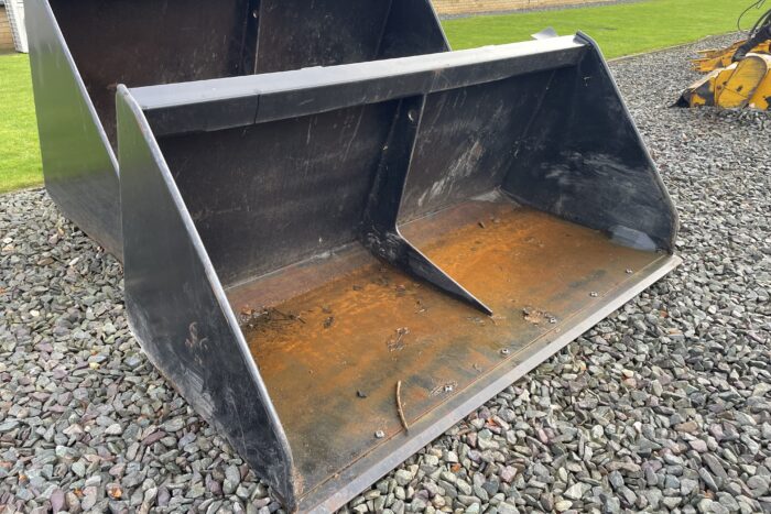 1.5M3 BUCKET - Ben Burgess