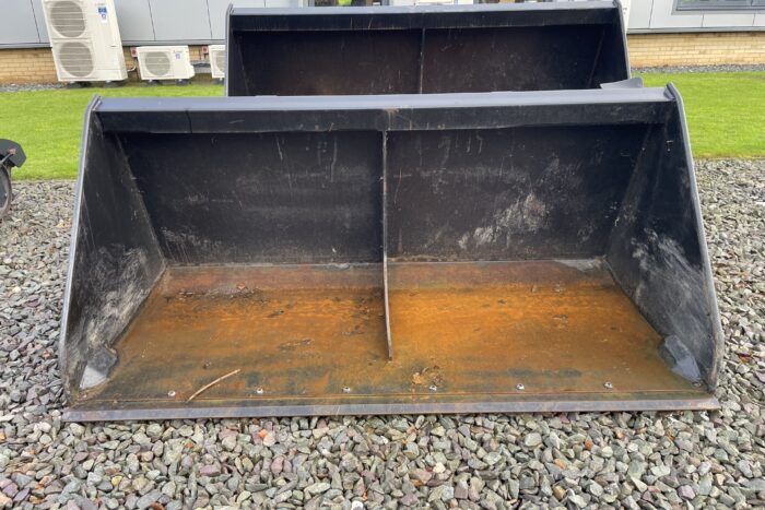 1.5M3 BUCKET - Ben Burgess