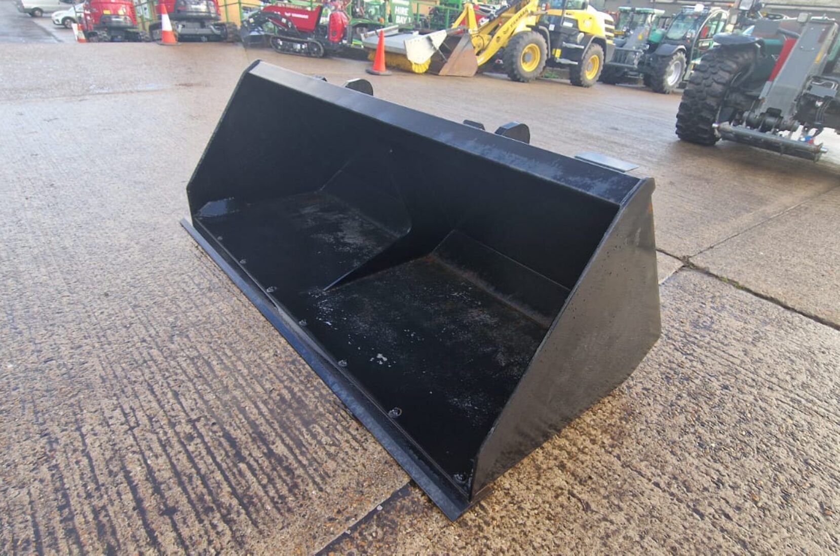 1.5M3 BUCKET BUCKET - Ben Burgess