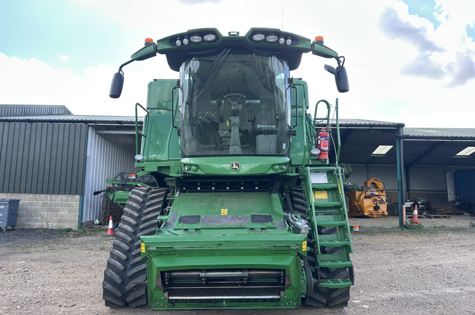 T670 COMBINE & 730X HEADER - Ben Burgess