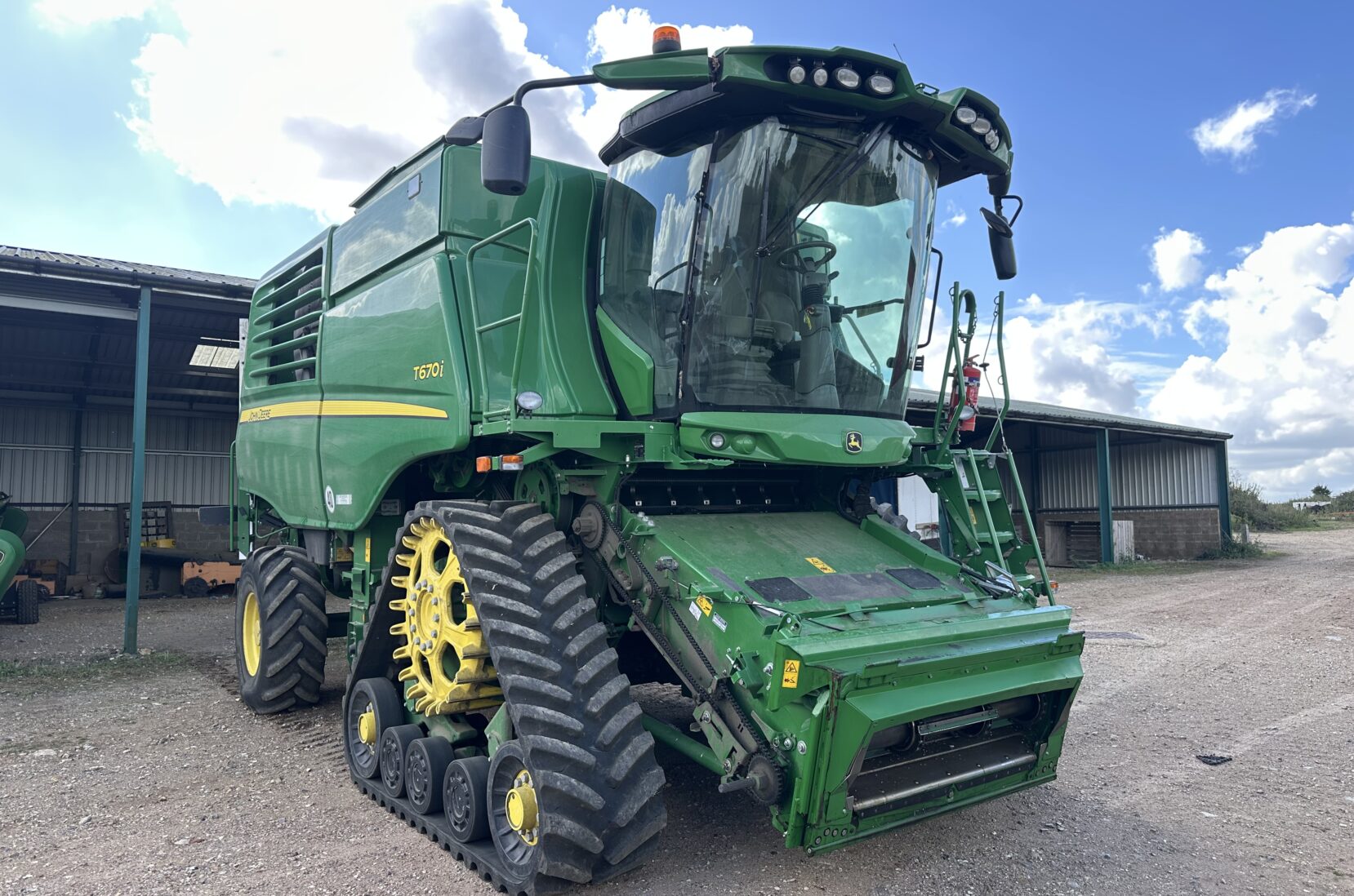 T670 COMBINE & 730X HEADER - Ben Burgess