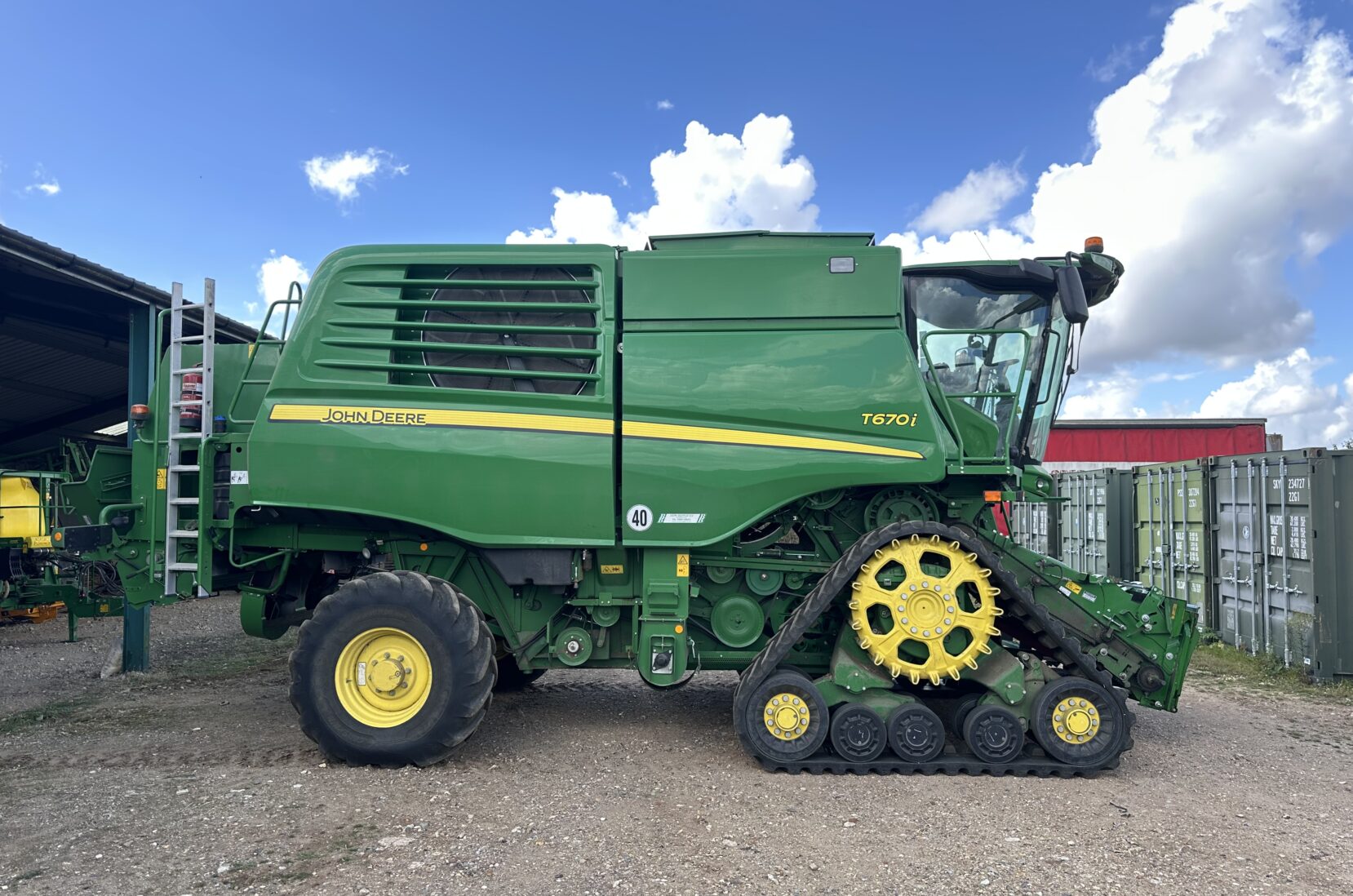 T670 COMBINE & 730X HEADER - Ben Burgess