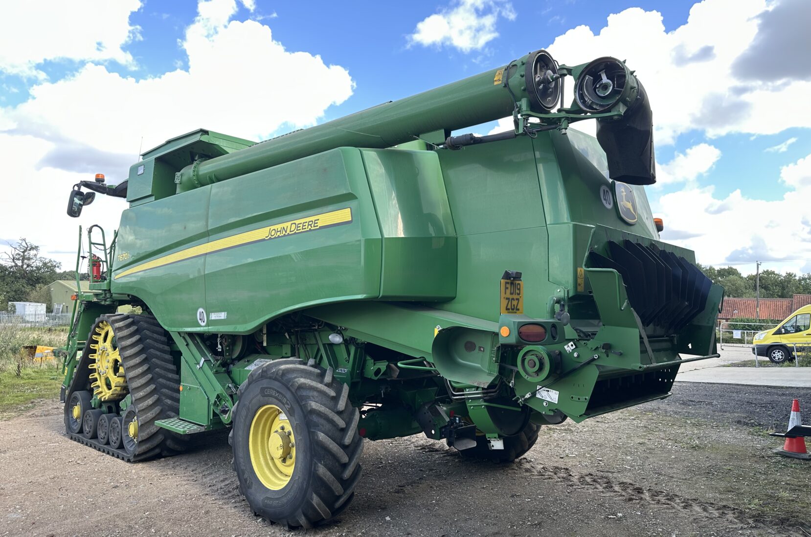 T670 COMBINE & 730X HEADER - Ben Burgess