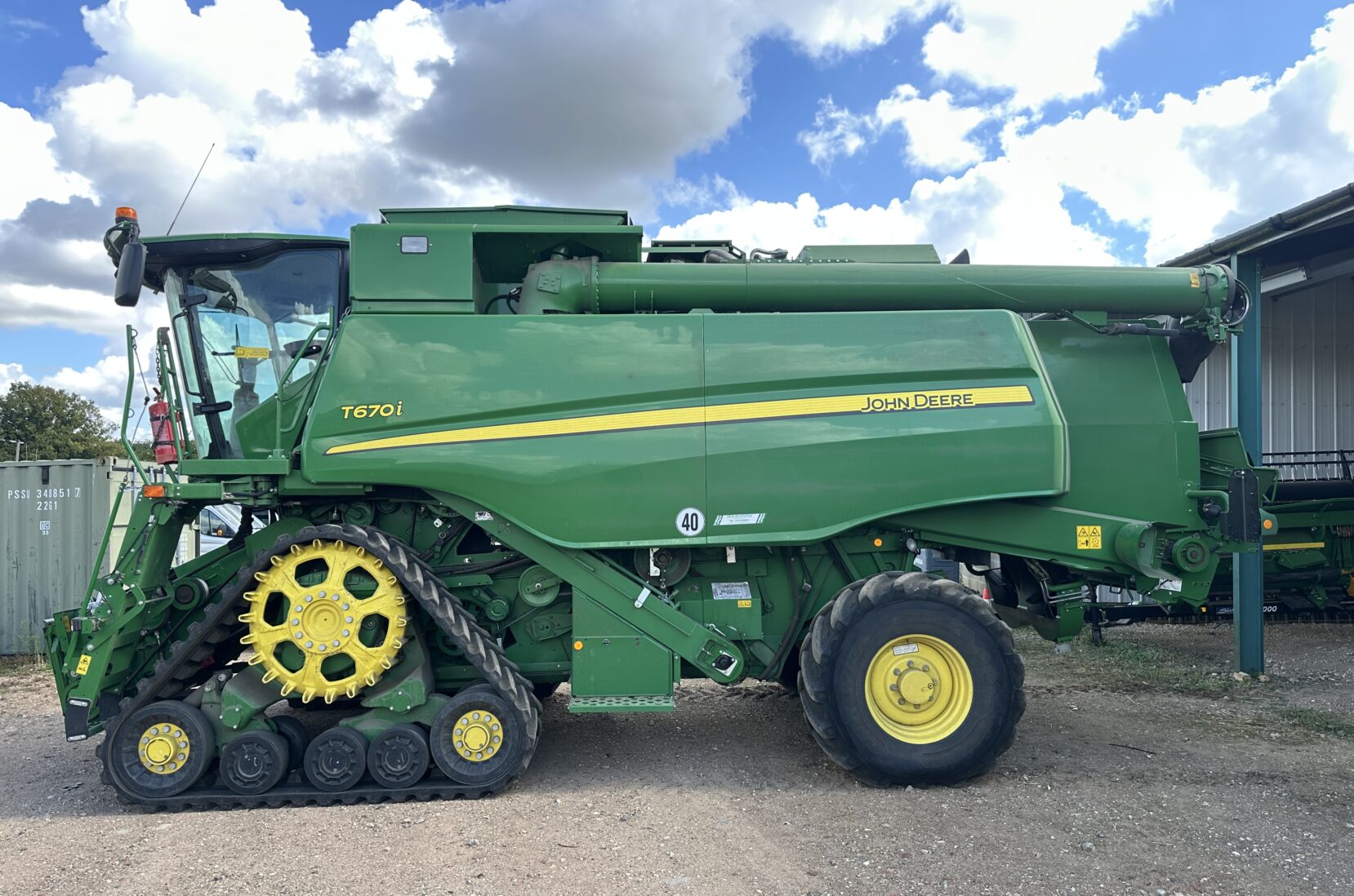 T670 COMBINE & 730X HEADER - Ben Burgess