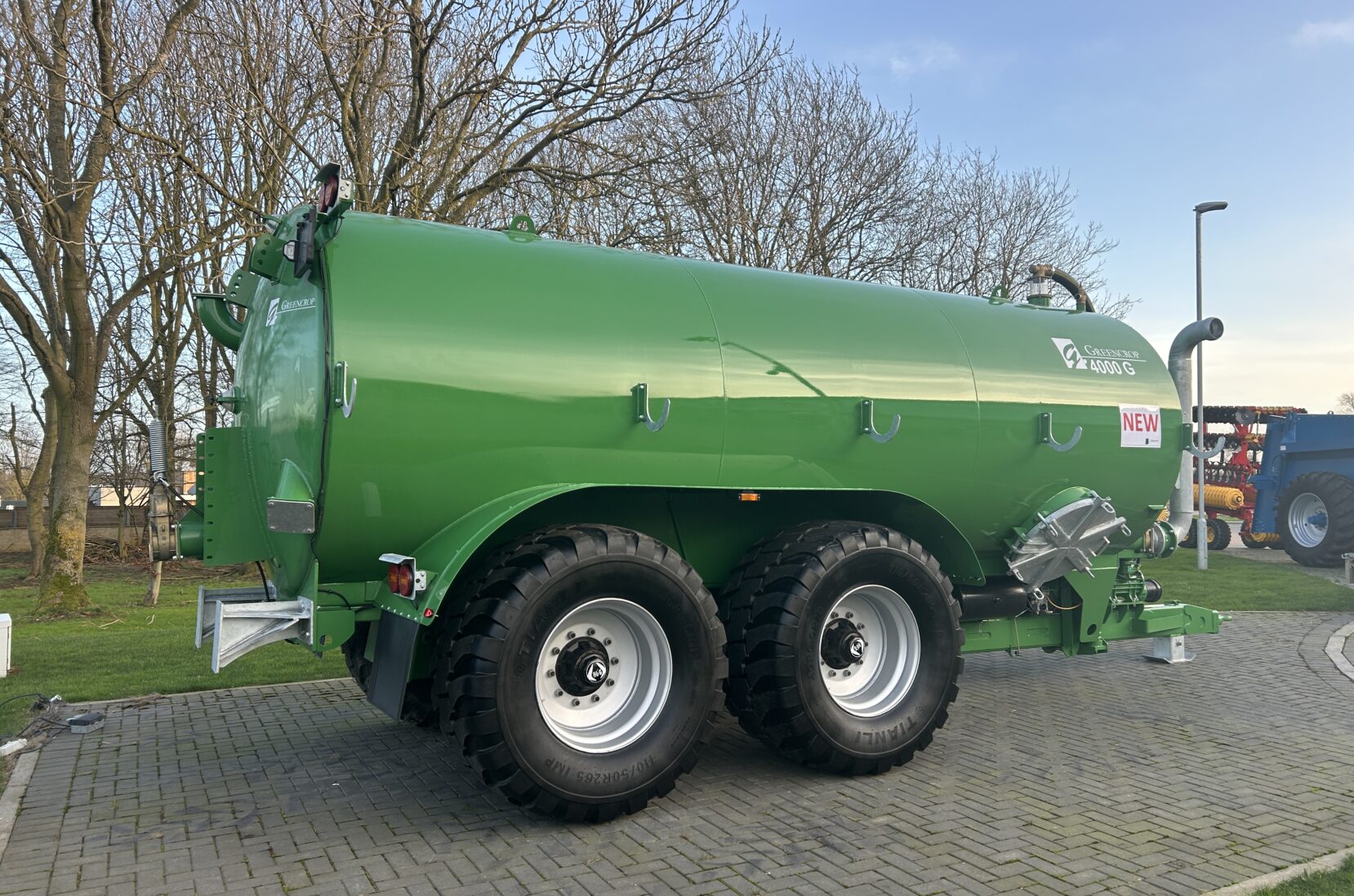 GCTX4000T TANKER 4000 GALLON - Ben Burgess
