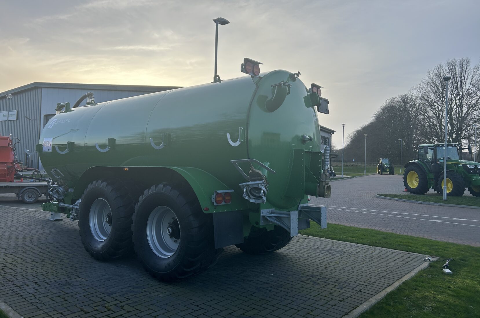 GCTX4000T TANKER 4000 GALLON - Ben Burgess