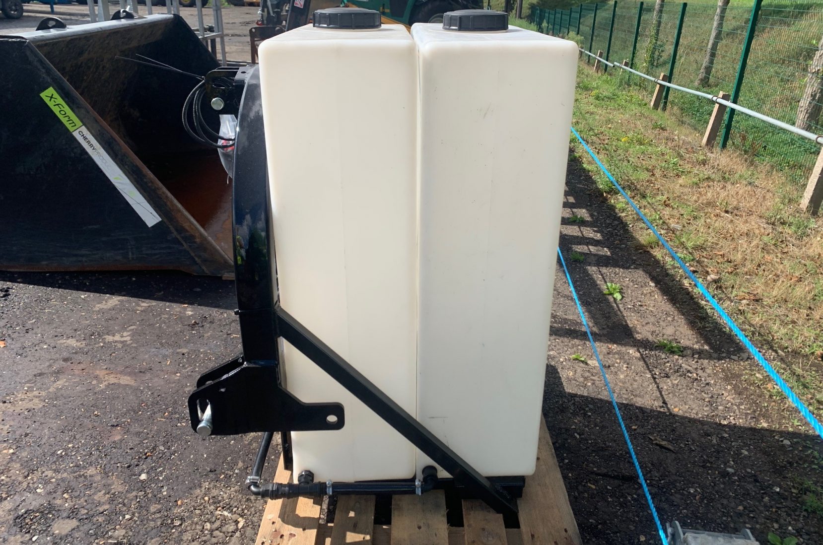 WATER TANK TANK - Ben Burgess