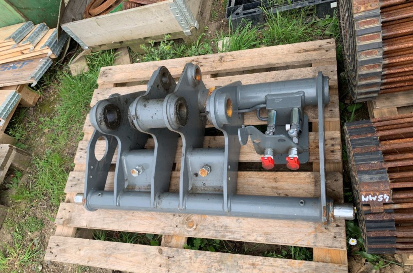 HEADSTOCK KRAMER HEADSTOCK - Ben Burgess