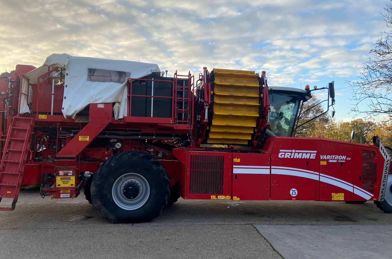 VARITRON 220 POTATO HARVESTER - Ben Burgess
