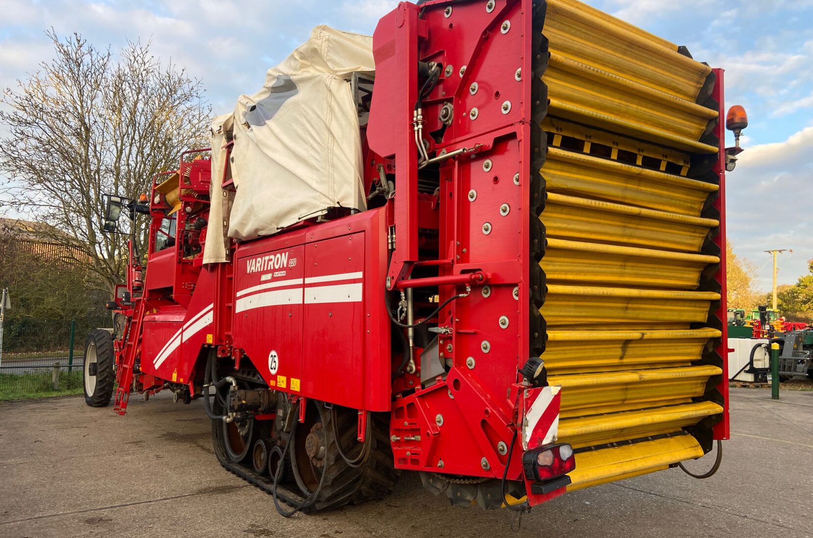 VARITRON 220 POTATO HARVESTER - Ben Burgess