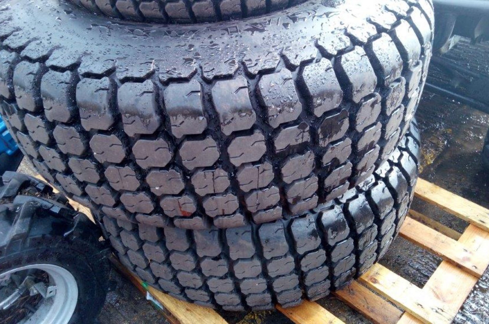 GALAXY R3 TURF WHEELS&TYRES - Ben Burgess