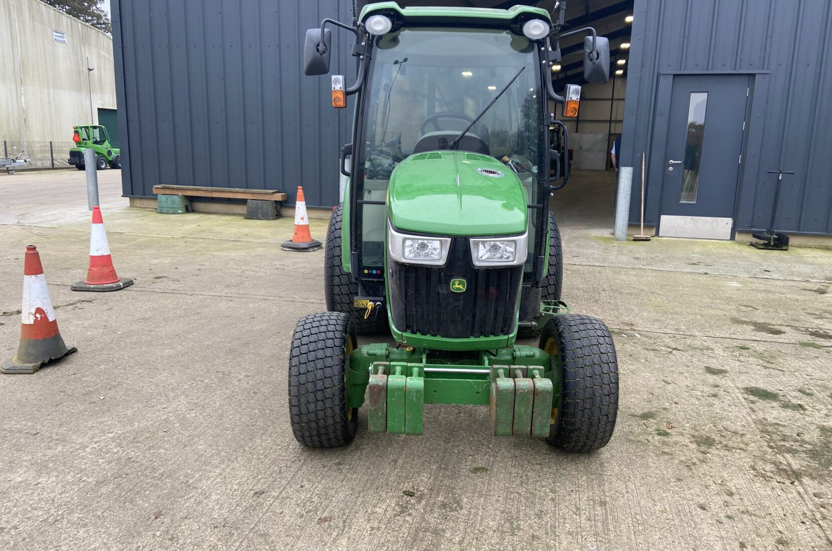 3046R CAB TS COMPACT TRACTOR - Ben Burgess