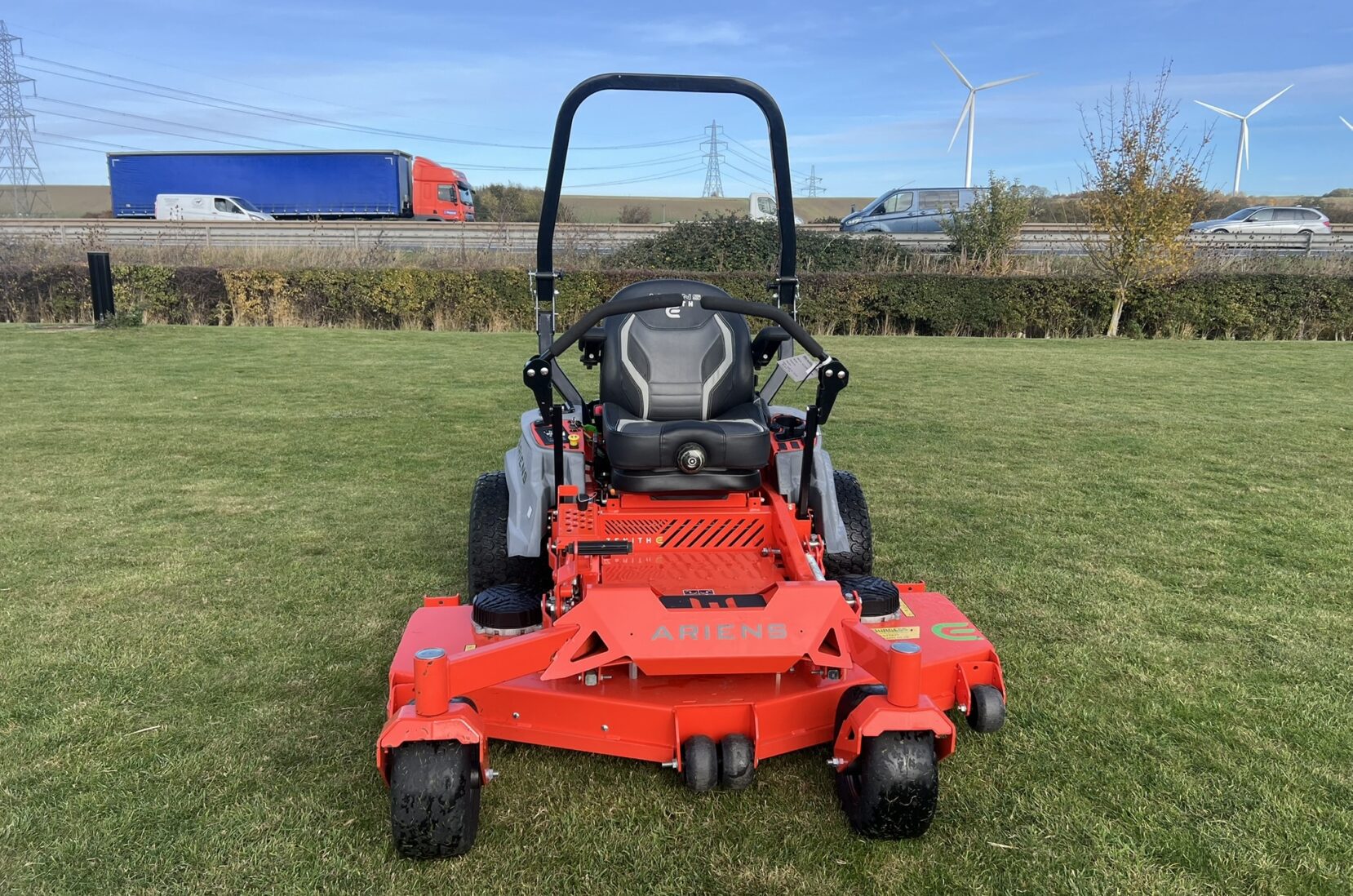 ZENITH E 60R WITH MULCH KIT - Ben Burgess