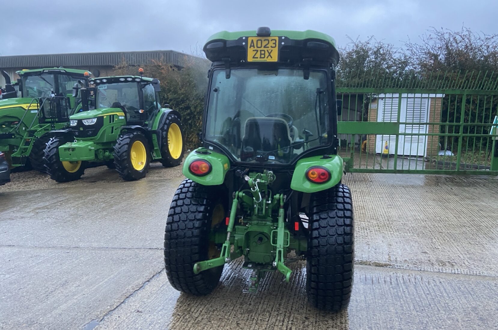 3046R CAB COMPACT TRACTOR - Ben Burgess
