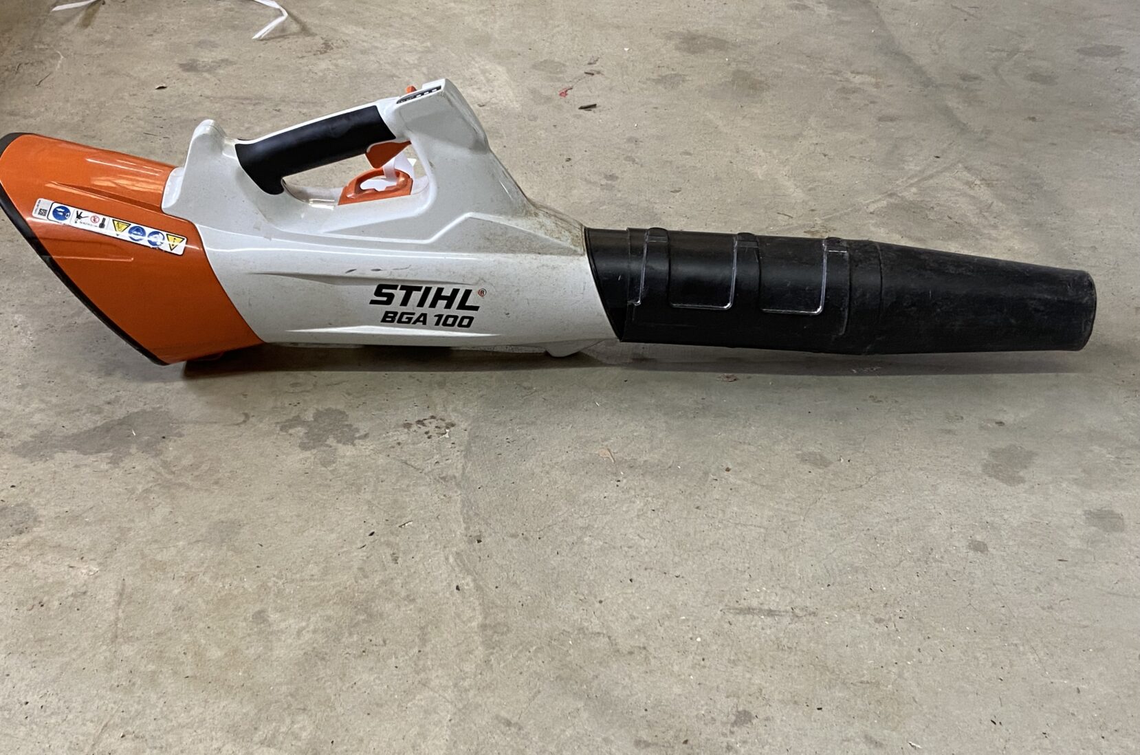 BGA 100 CORDLESS BLOWER - Ben Burgess