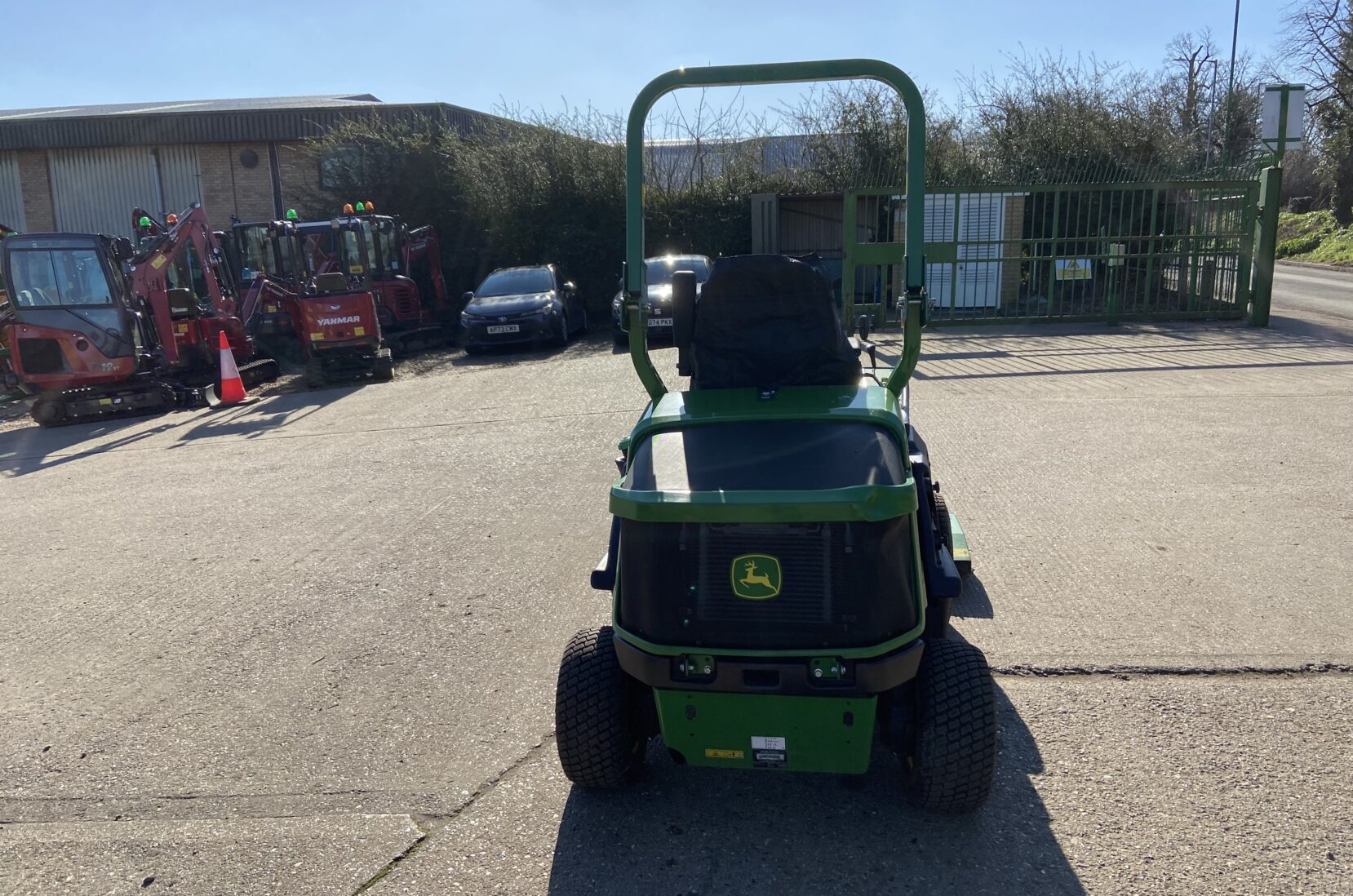 1570 62RD TERRAINCUT WITH DECK - Ben Burgess