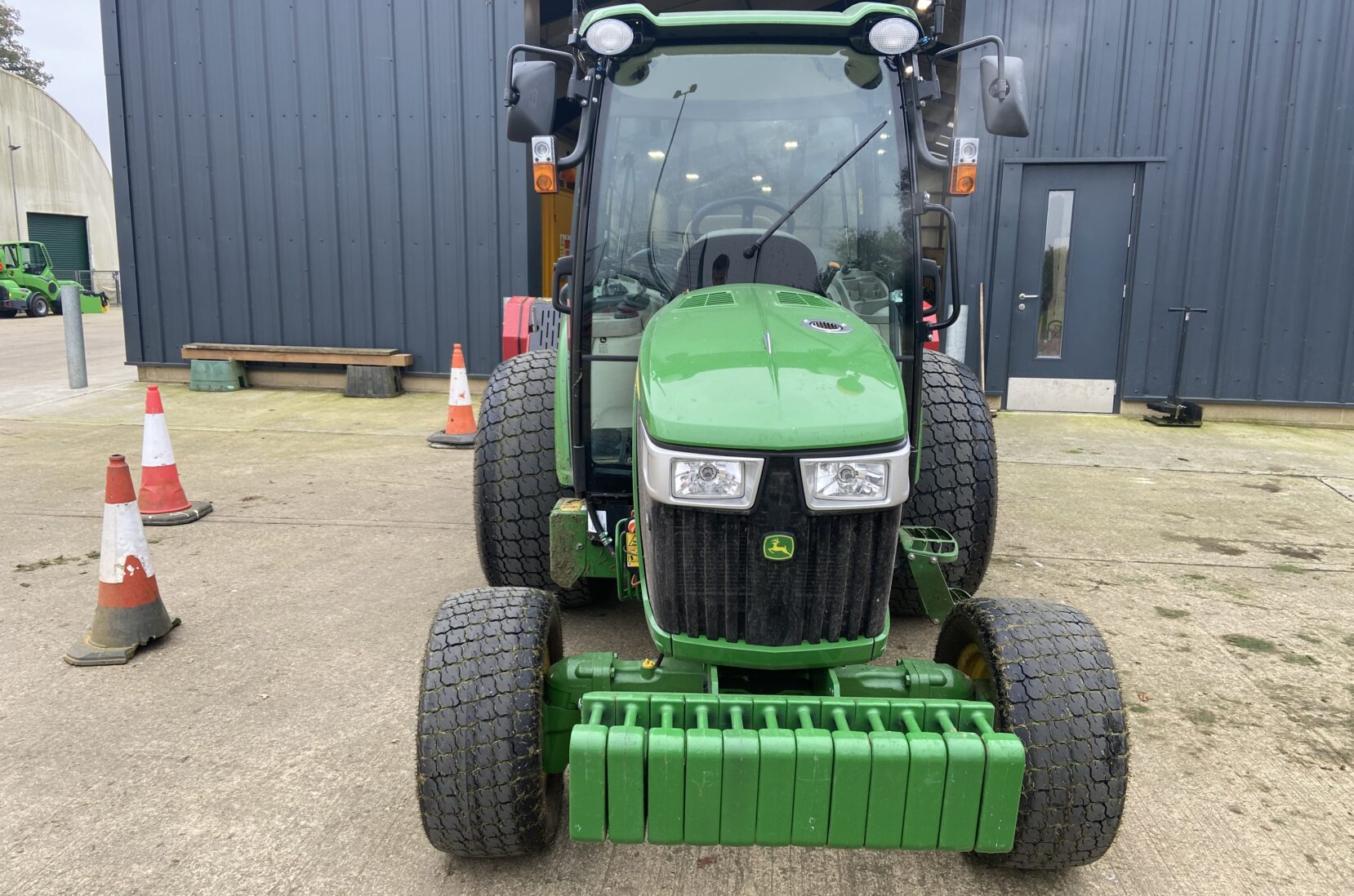 4066R COMPACT TRACTOR - Ben Burgess