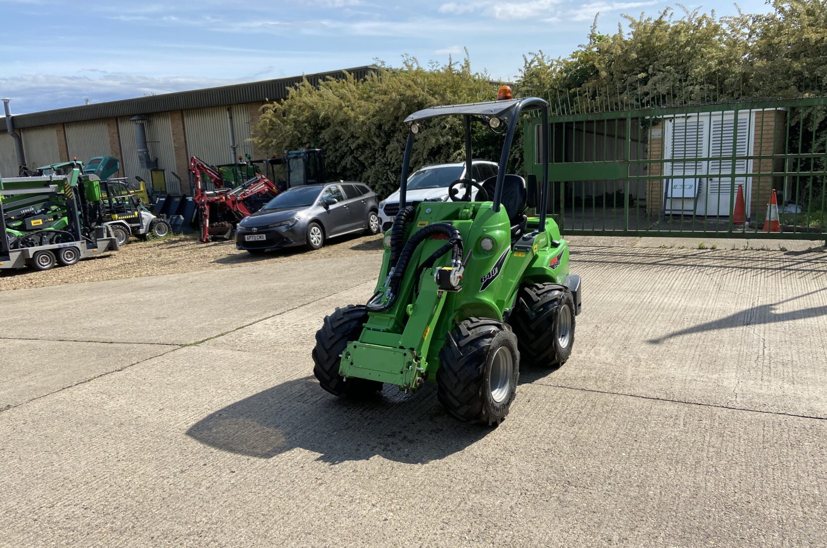 640I ARTICULATED LOADER - Ben Burgess
