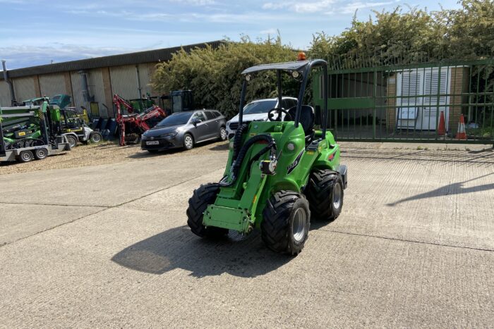 640I ARTICULATED LOADER - Ben Burgess