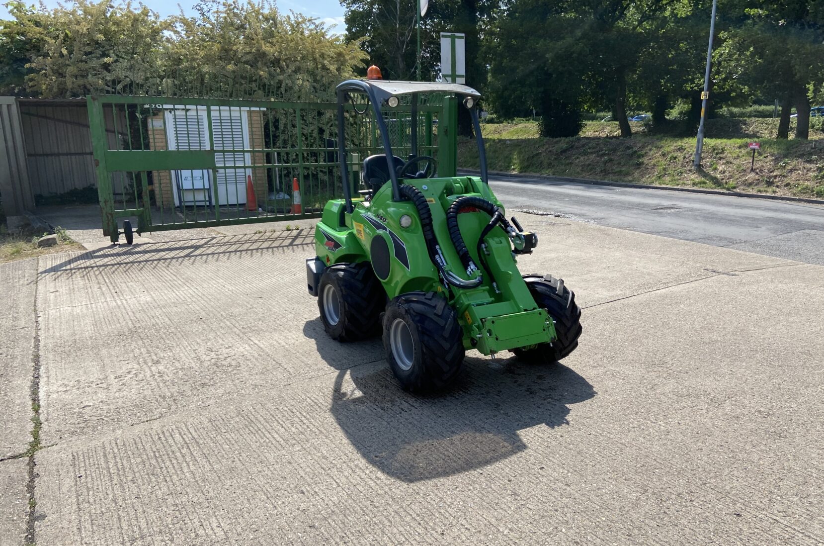 640I ARTICULATED LOADER - Ben Burgess