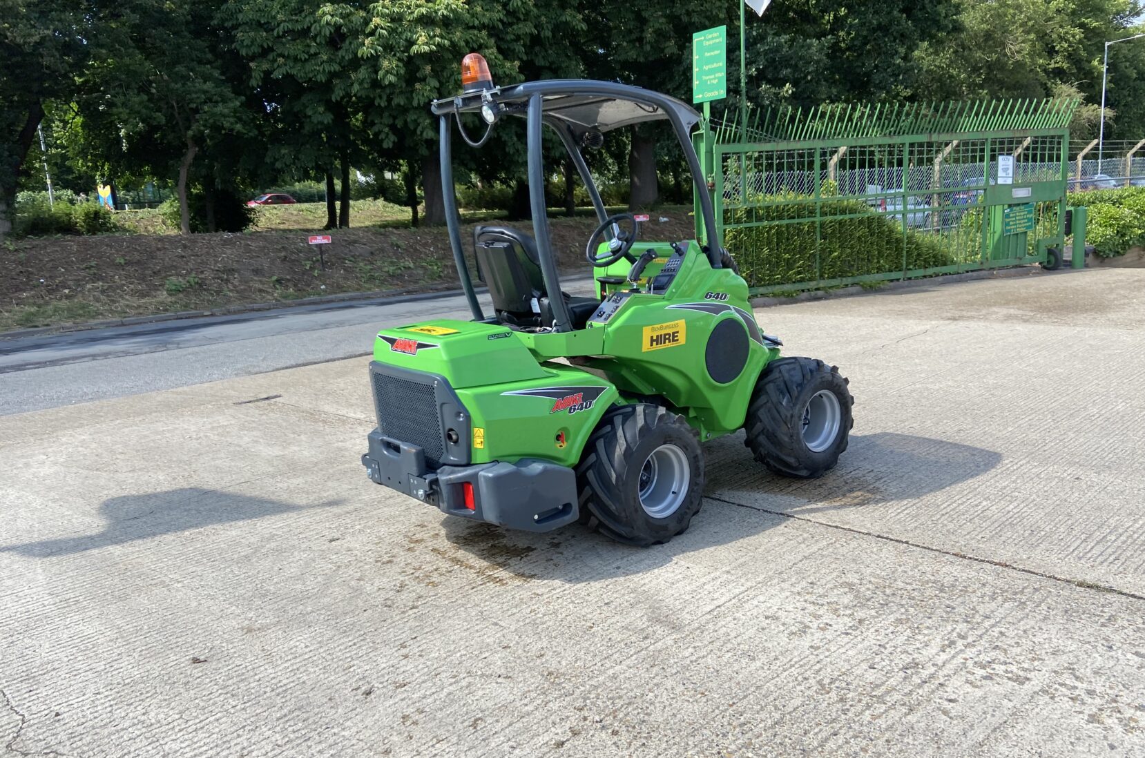 640I ARTICULATED LOADER - Ben Burgess