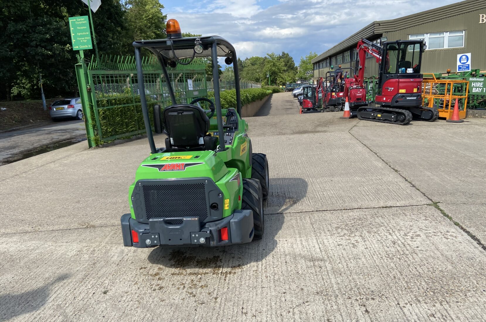640I ARTICULATED LOADER - Ben Burgess