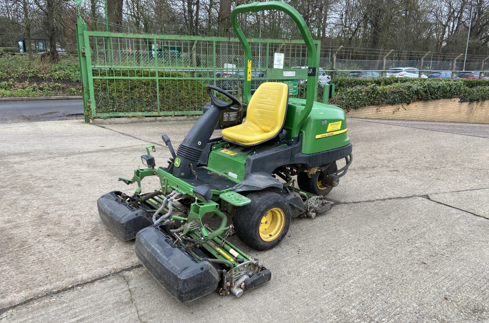 2500EH TRIPLE MOWER - Ben Burgess