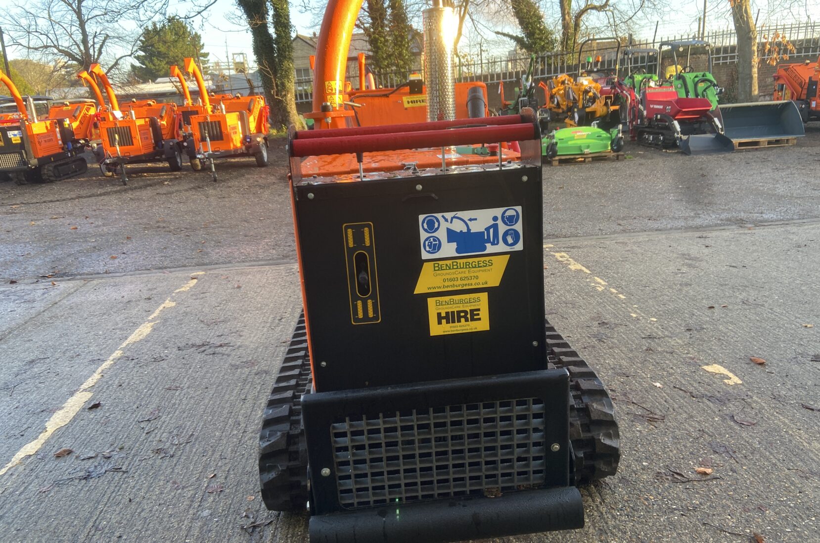 TW 230VTRD CHIPPER (TRACKS) - Ben Burgess