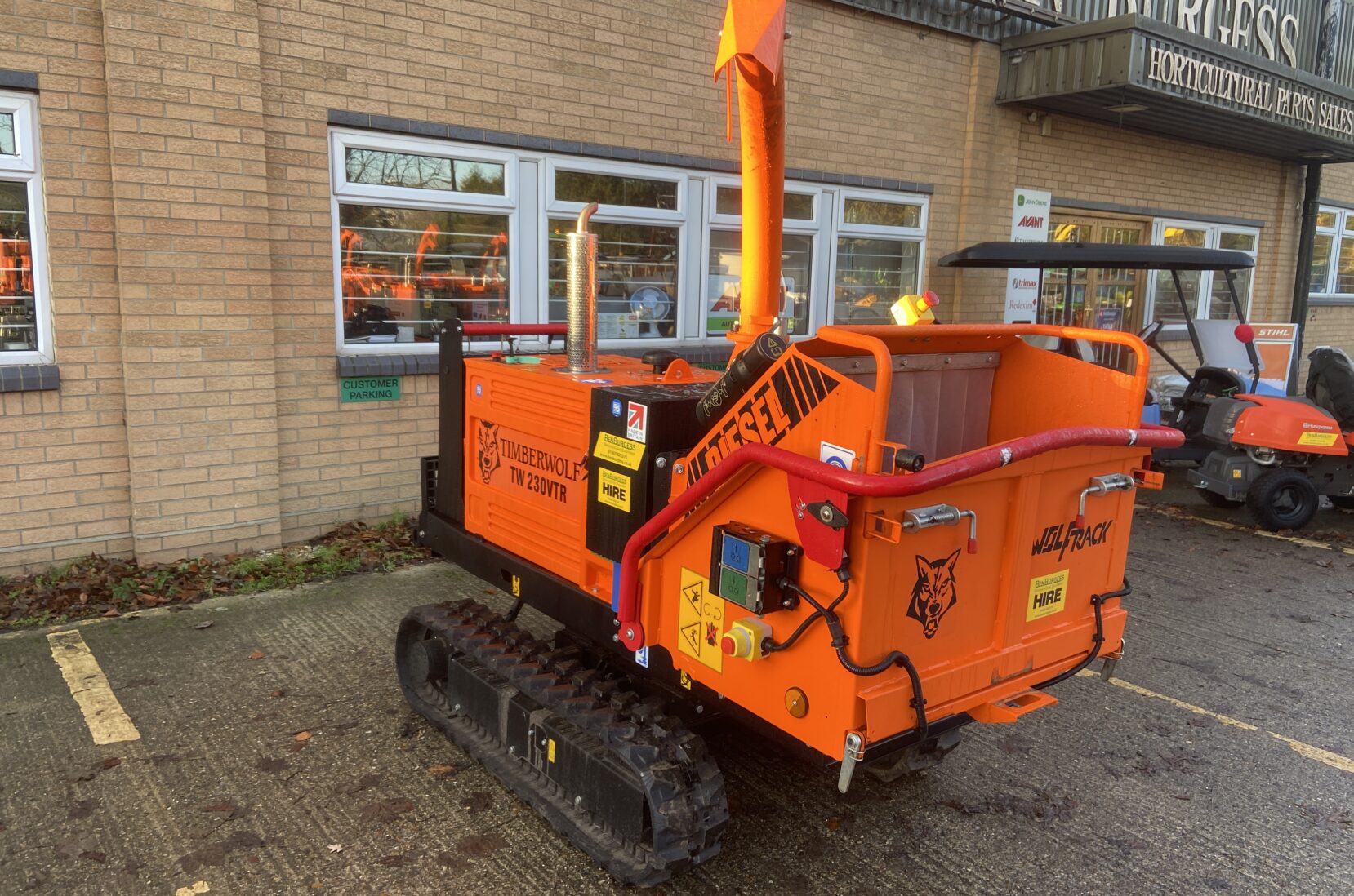 TW 230VTRD CHIPPER (TRACKS) - Ben Burgess