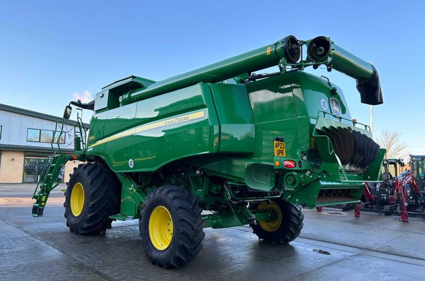 T670 HM & 730X HEADER - Ben Burgess