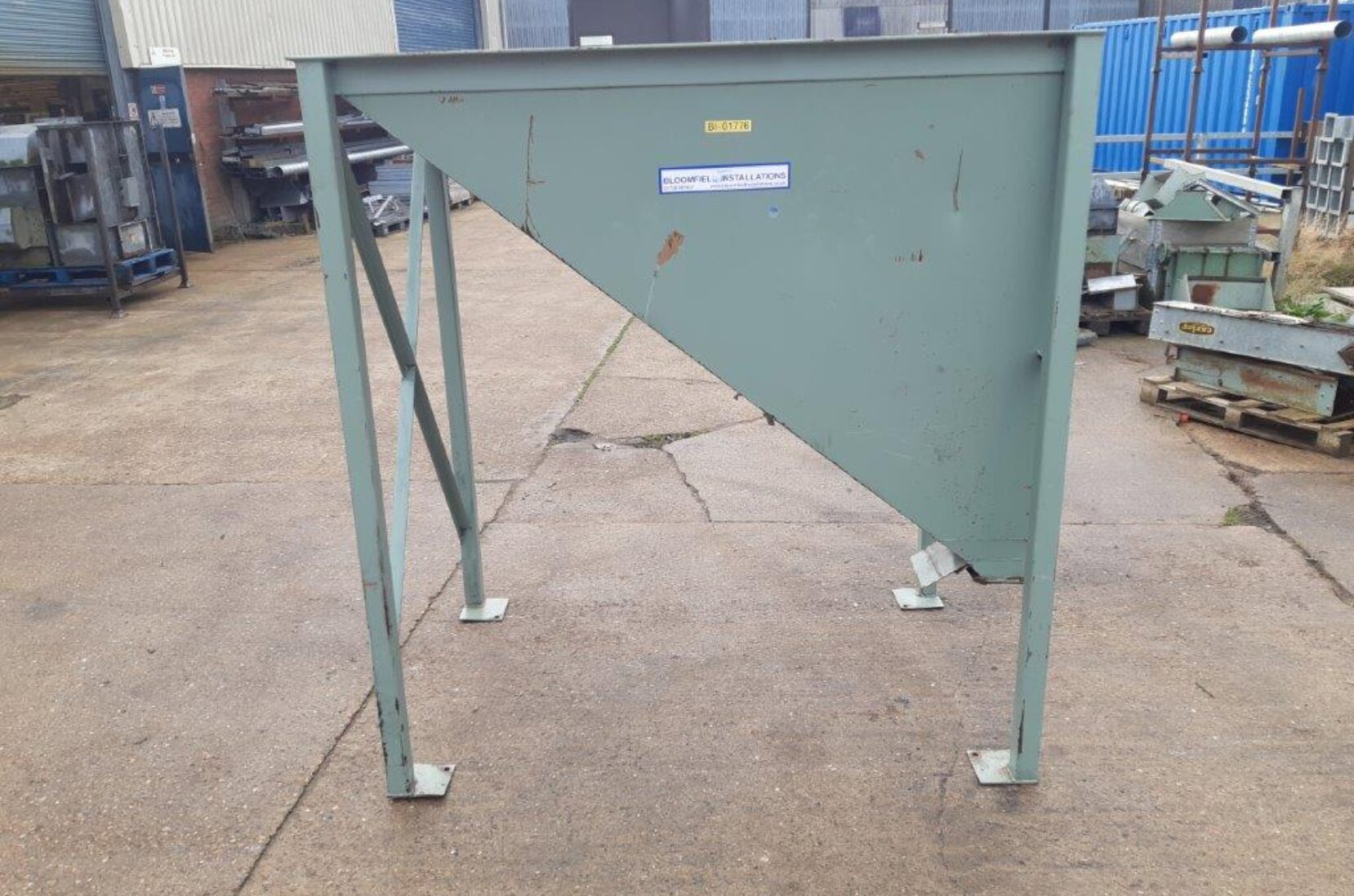 HOPPER 1Tonne hopper - Ben Burgess