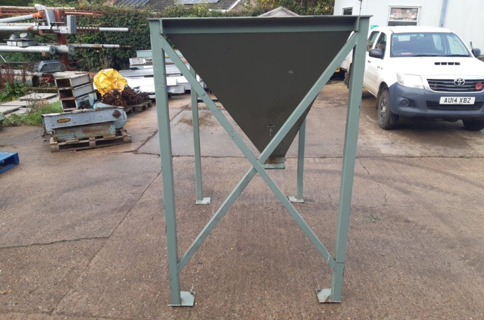 HOPPER 1Tonne hopper - Ben Burgess