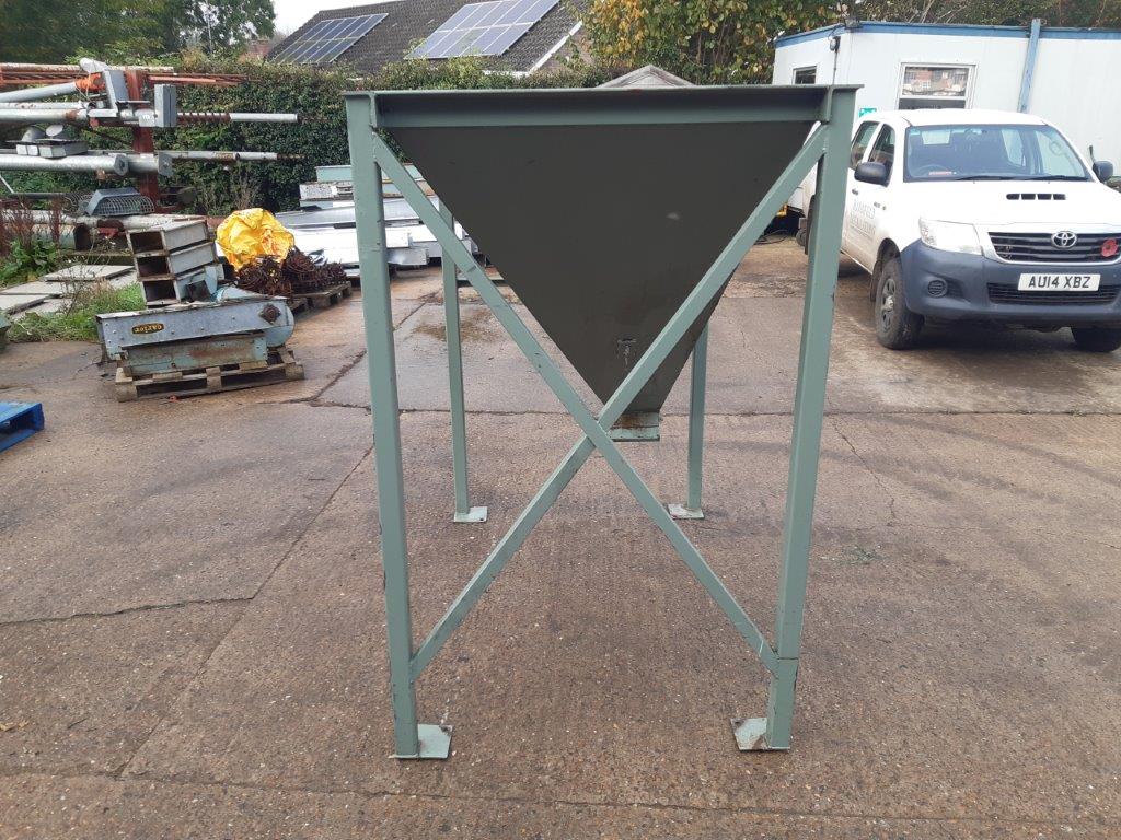 HOPPER 1Tonne hopper - Ben Burgess