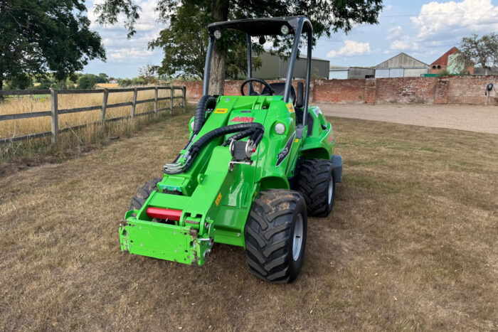755I ARTICULATED LOADER - Ben Burgess