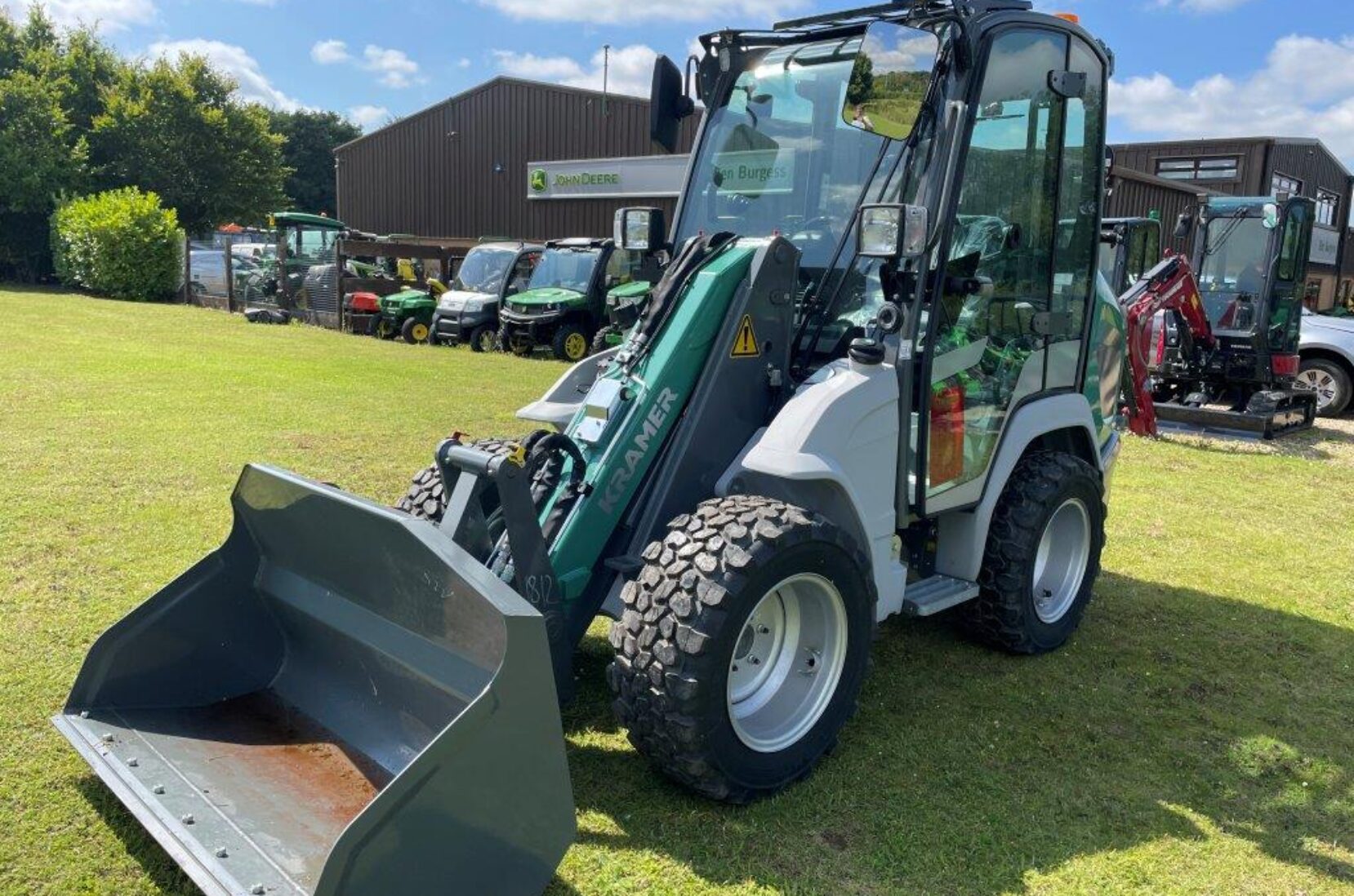 KL14.5 WHEELED LOADER - Ben Burgess