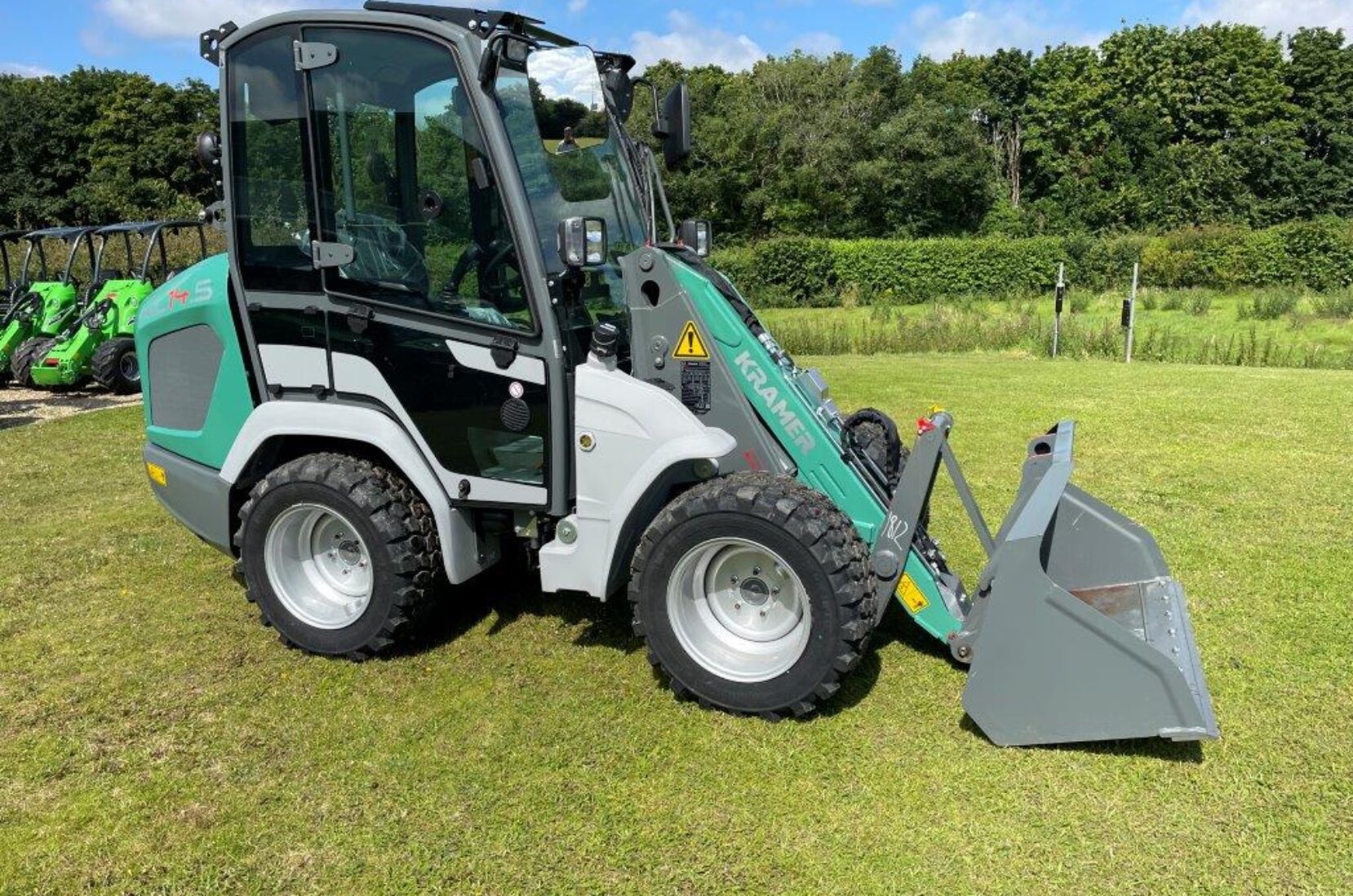 KL14.5 WHEELED LOADER - Ben Burgess