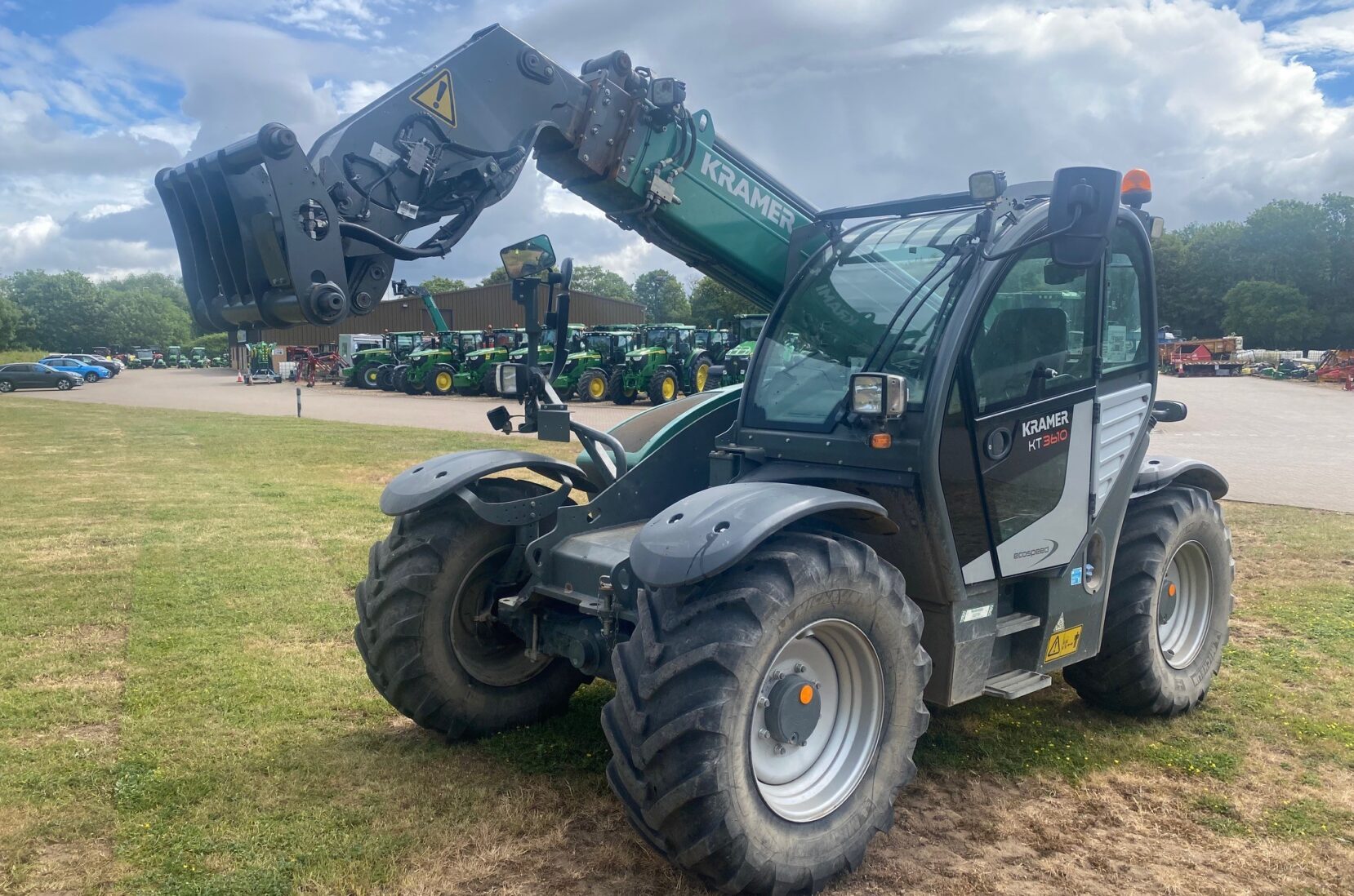 KT3610 TELESCOPIC HANDLER - Ben Burgess