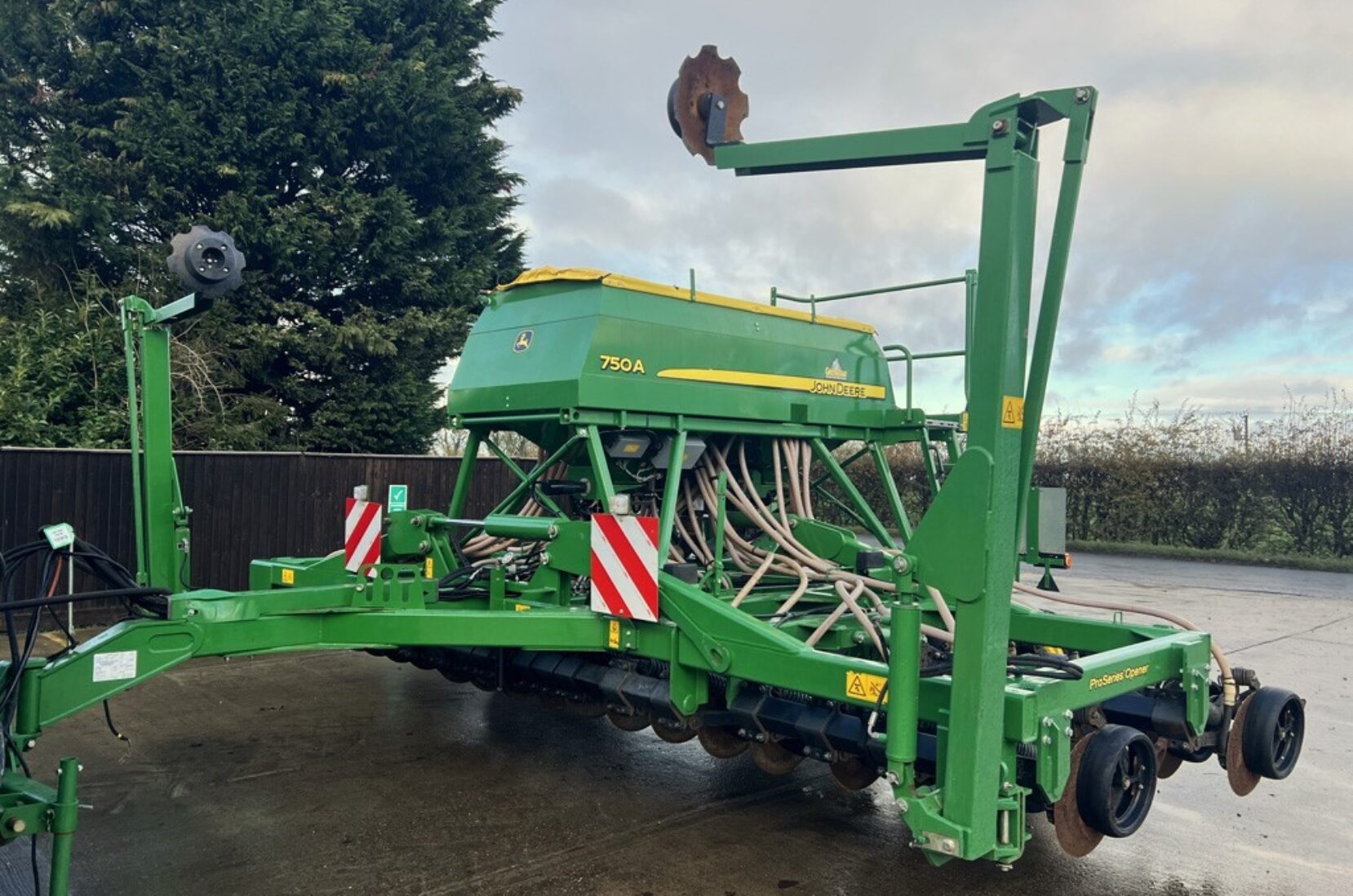 750A SEED DRILL - Ben Burgess