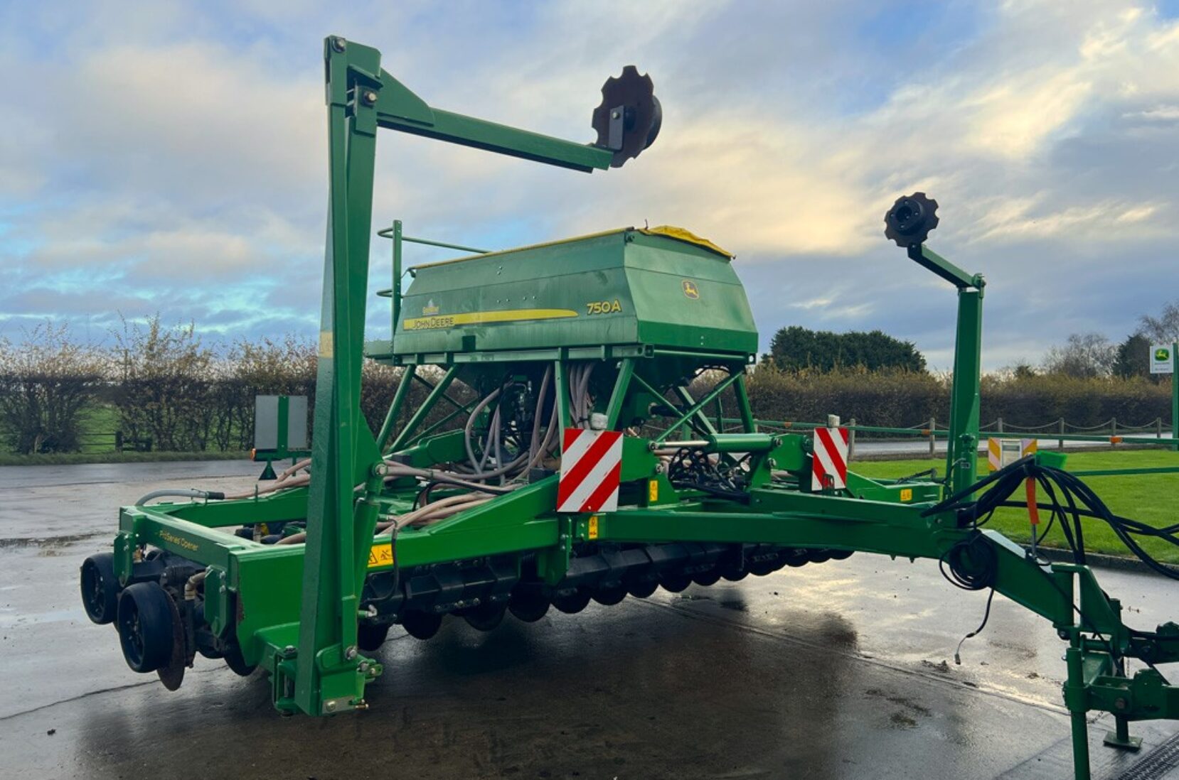 750A SEED DRILL - Ben Burgess