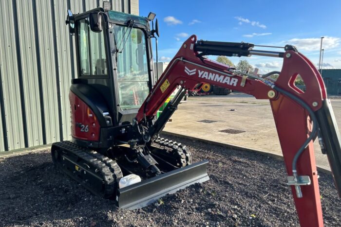 VIO26-6 MINI EXCAVATOR - Ben Burgess