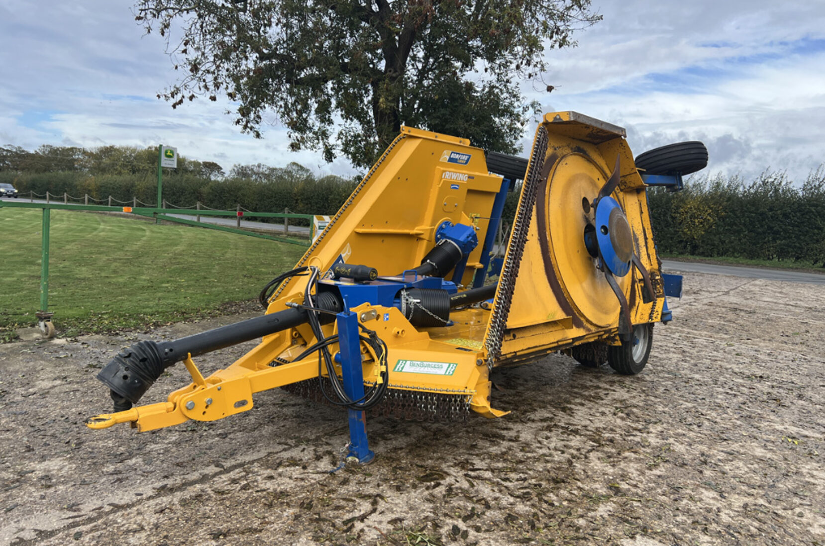 TW4600 TRIWING MOWER - Ben Burgess