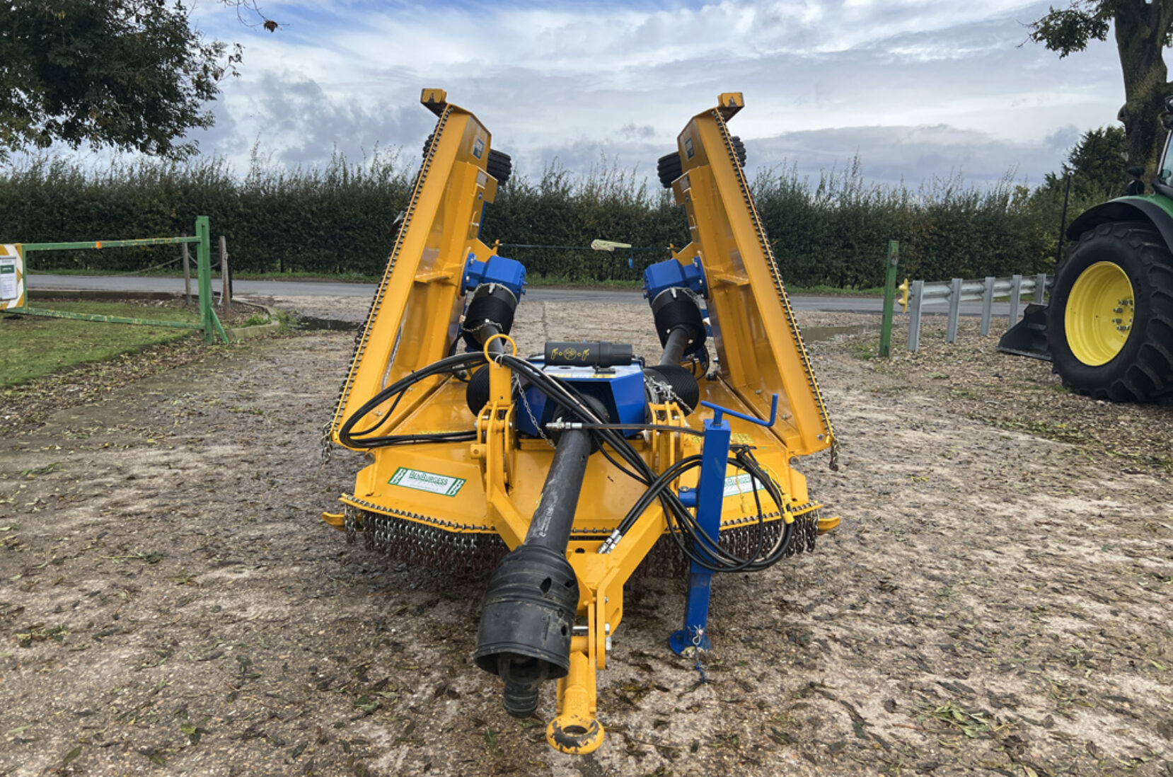 TW4600 TRIWING MOWER - Ben Burgess