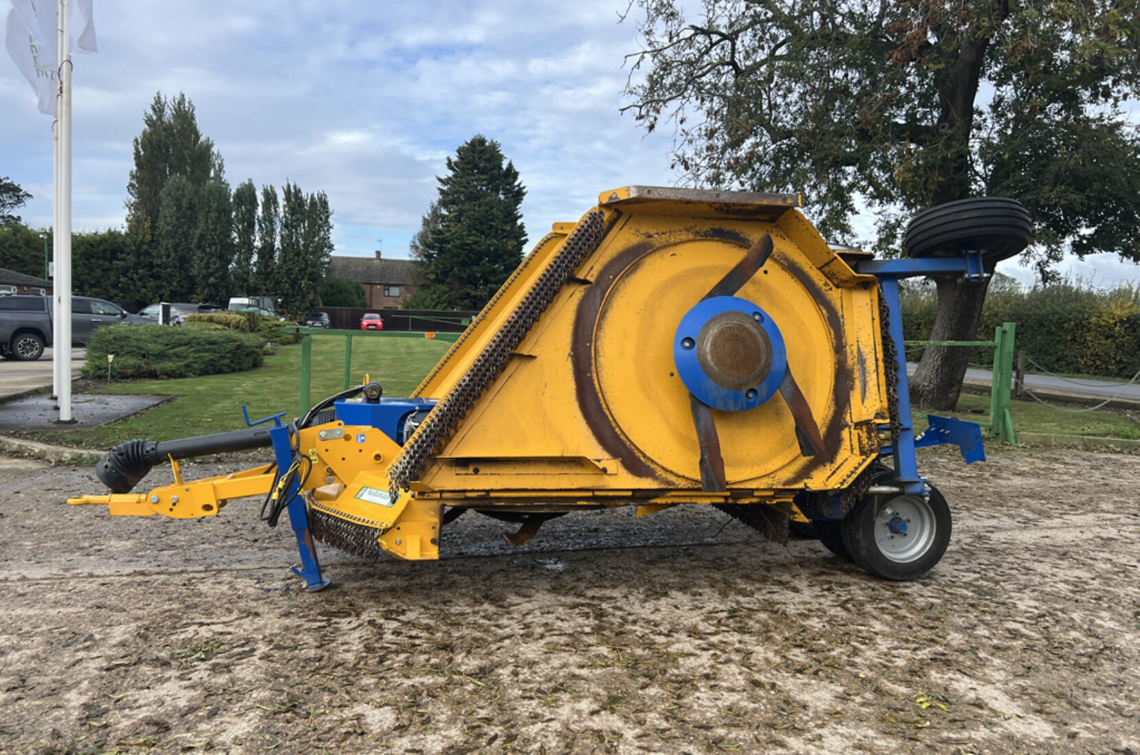 TW4600 TRIWING MOWER - Ben Burgess